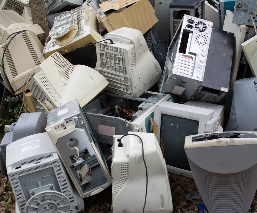 Spring Cleaning: 7 Things in the Office That Need to Go!